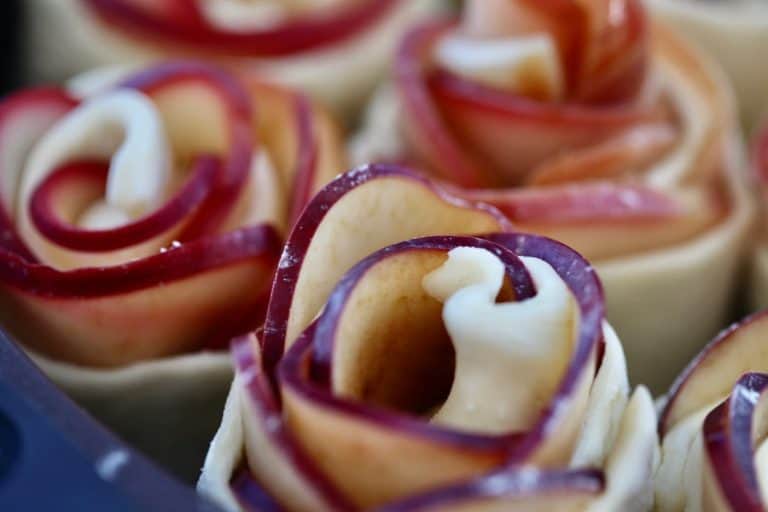 How To Make Apple Roses With Puff Pastry | Farmhouse & Blooms