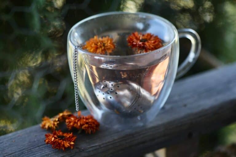 How To Dry Calendula- Harvest, Dry And Store - Farmhouse & Blooms