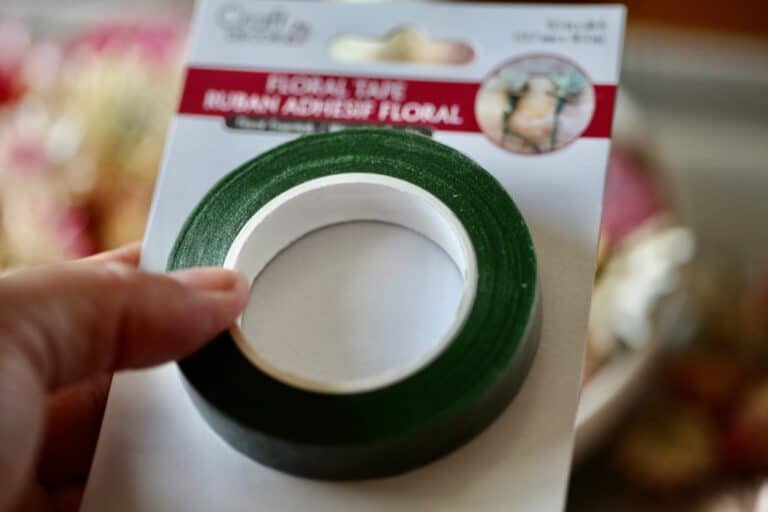 How To Wire Strawflowers - Farmhouse & Blooms